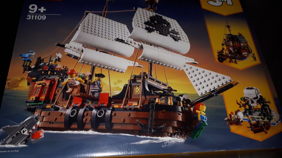 Lego gusarski brod 31109
