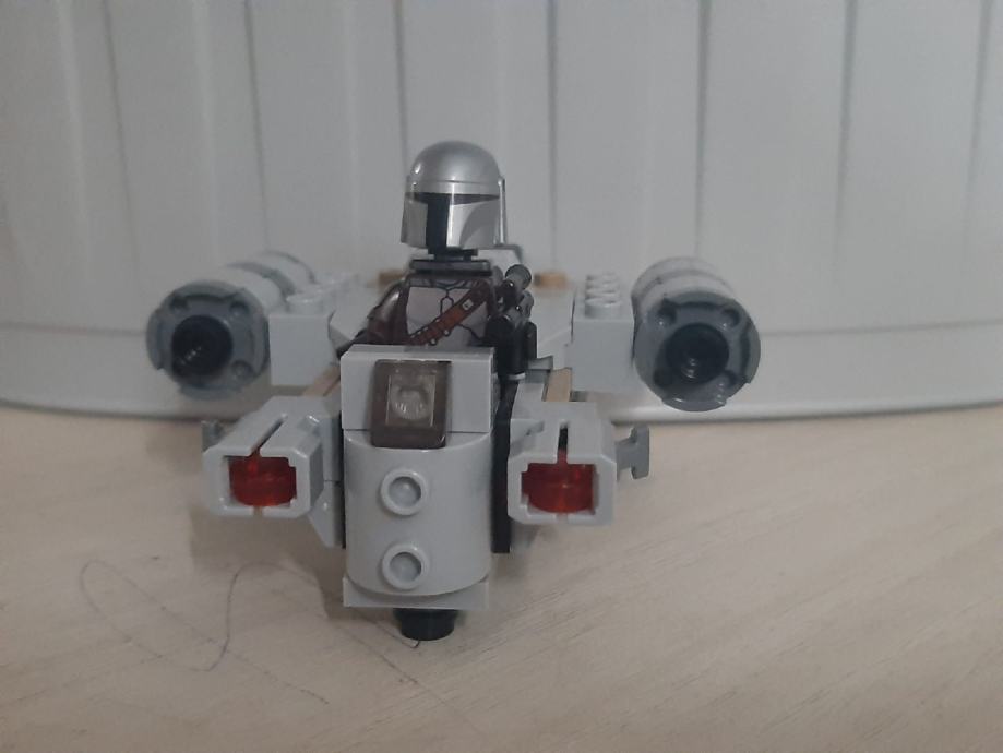 Lego Mandalorian microfighter