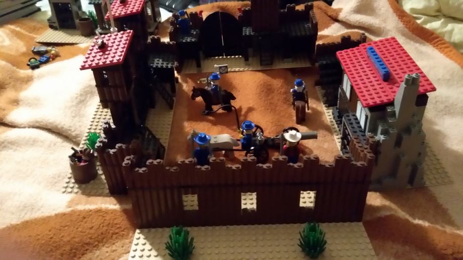 Lego set - Fort Legoredo