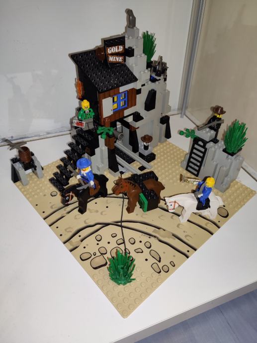 Lego Western 6761 Bandits Secret Hide-Out