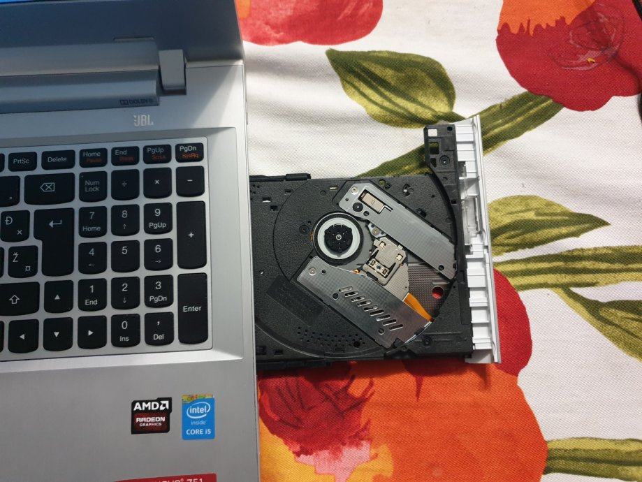 Lenovo Ideapad Z51-70, i5 5200u, 16gb, AMD R9 M375, 1900kn