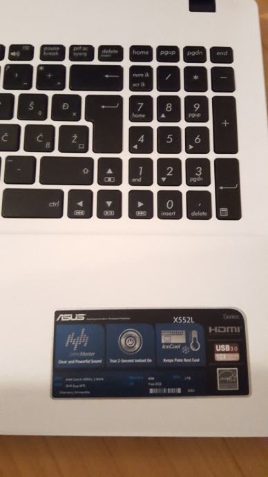 Asus laptop X552LAV-SX961D bijeli, kao nov