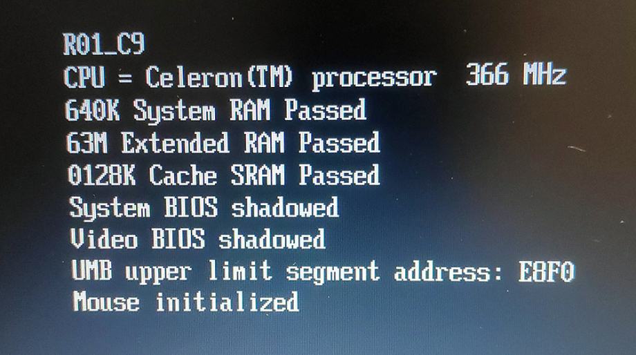 Retro laptop IBM Thinkpad 390E - Celeron 366 mhz 64mb Win98SE