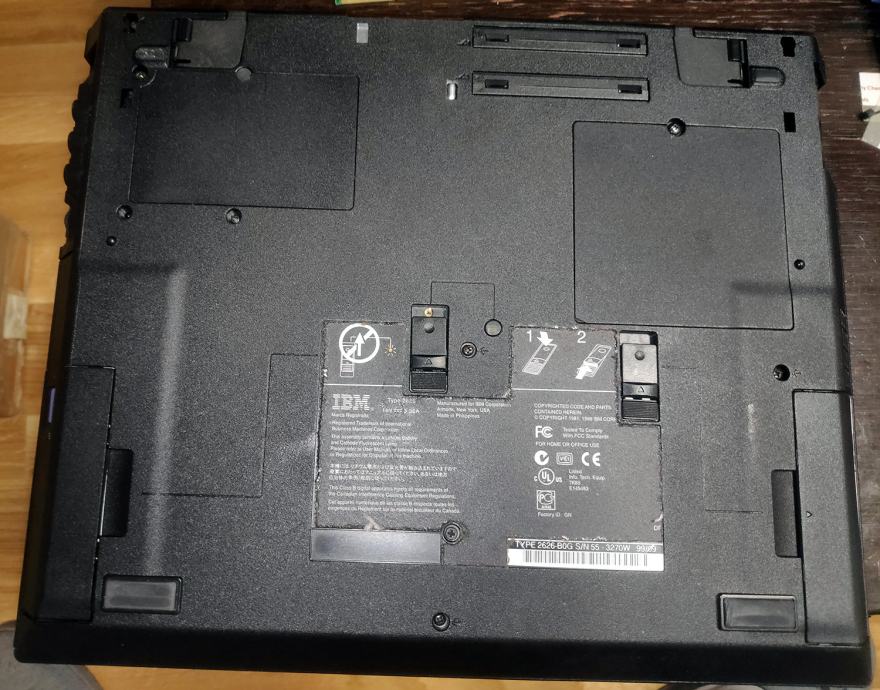 Retro laptop IBM Thinkpad 390E - Celeron 366 mhz 64mb Win98SE