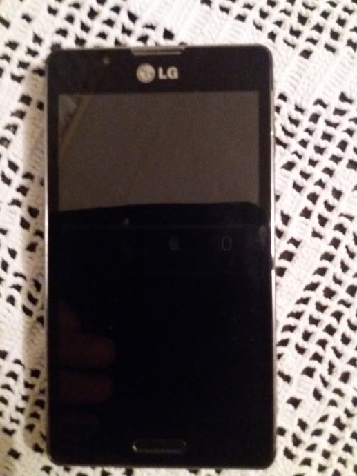Prodajem mobitel LG-/710