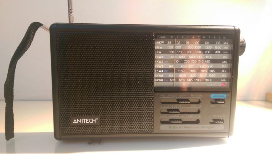 Anitech prijenosni 9 band radio