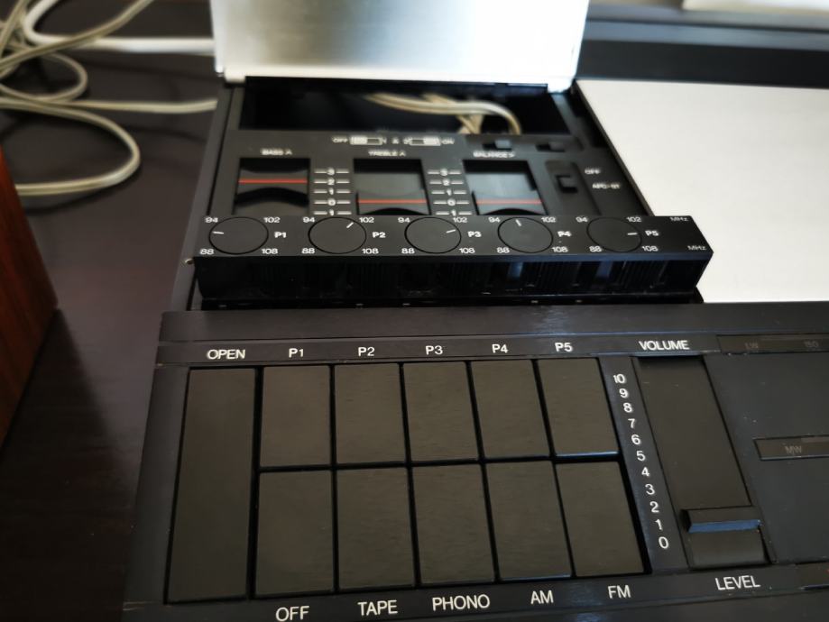 Bang & Olufsen Beomaster 2200