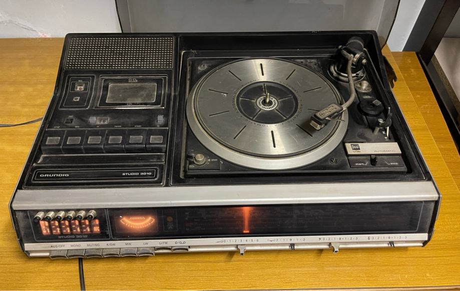 Grundig Studio 3010 - Dual 1235 Automatic