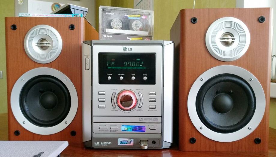 ISPRAVNA LINIJA (MP3, USB) LG LX-U251 SA ZVUČNICIMA I DALJINSKIM