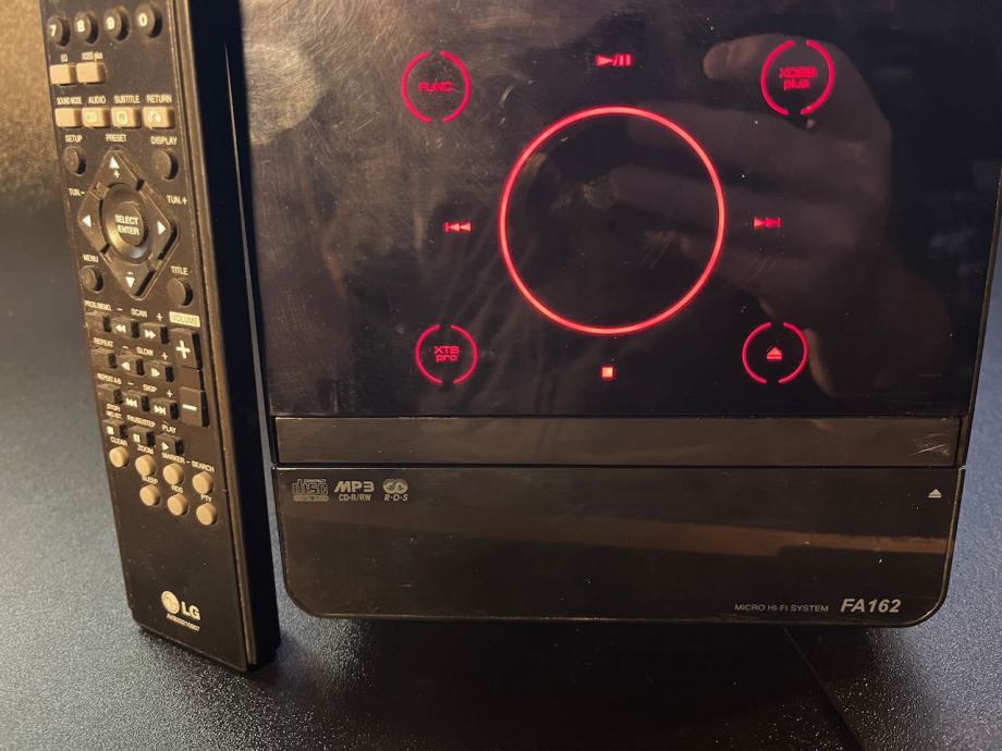 LG FA162-D0U Mikro HiFi linija + daljinski (CD/MP3/USB/Radio/AUX)