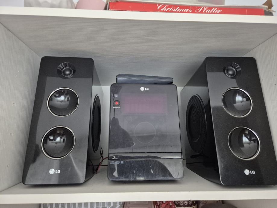LG FA162-D0U Mikro HiFi linija + daljinski (CD/MP3/USB/Radio/AUX)