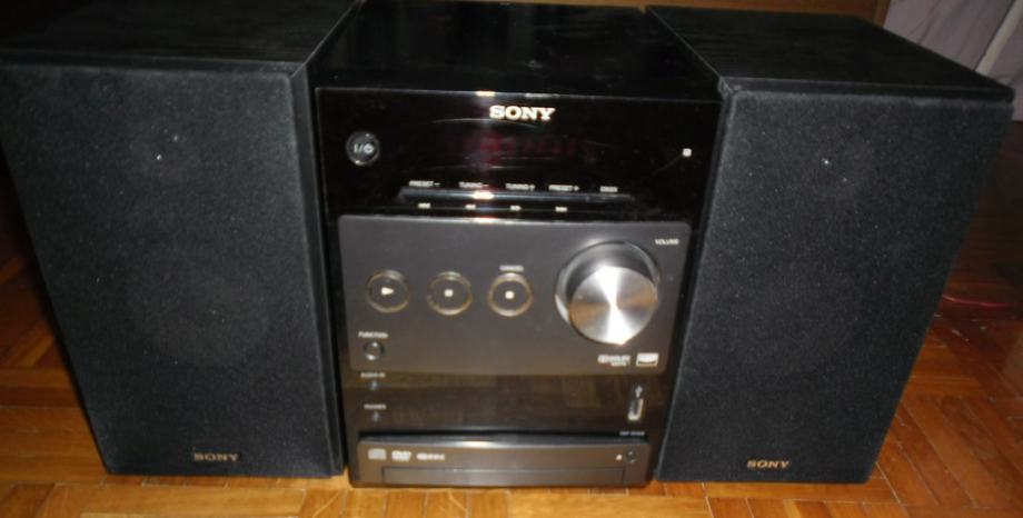 Linija Sony HCD-DX 400