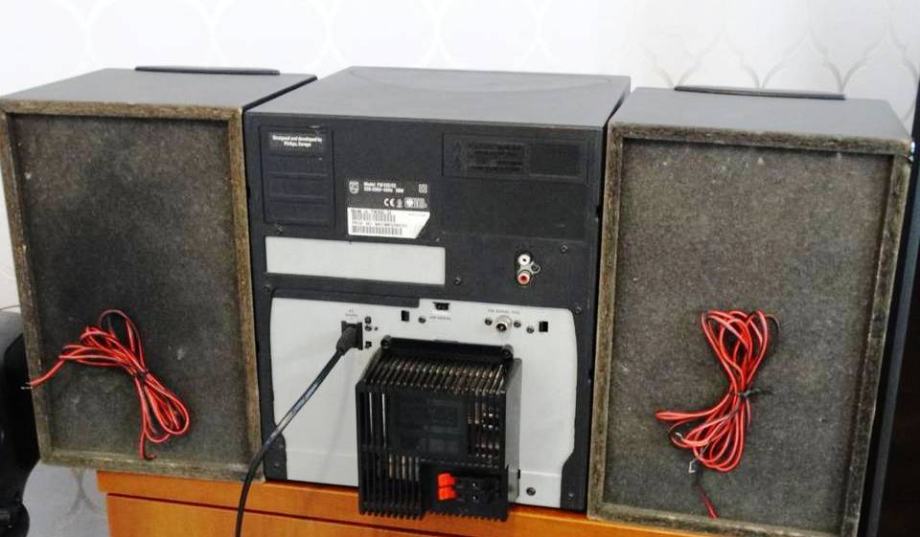 LINIJA PHILIPS FW332 sa daljinskim i zvučnicima