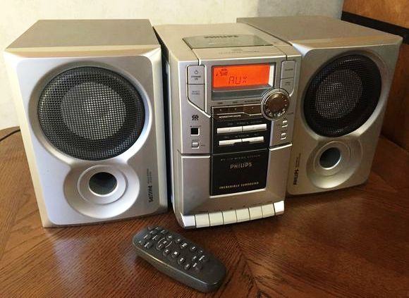 MUZIČKA LINIJA PHILIPS MC-110 SA DALJINSKIM I ZVUČNICIMA