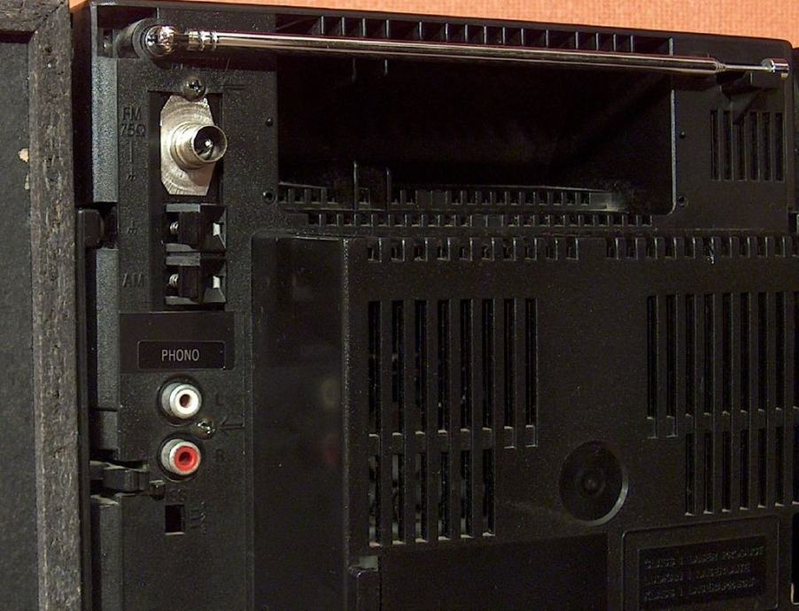MUZIČKA LINIJA SONY FH-B411