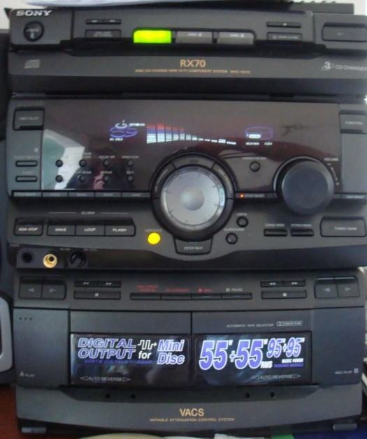 MUZIČKA LINIJA SONY HCD-RX70