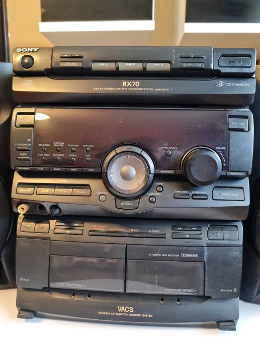 Muzička linija Sony RX70 sa zvučnicima - neispravna