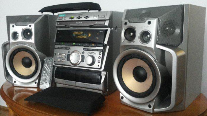 MUZIČKA LINIJA SONY RXD7 SA ZVUČNICIMA I DALJINSKIM