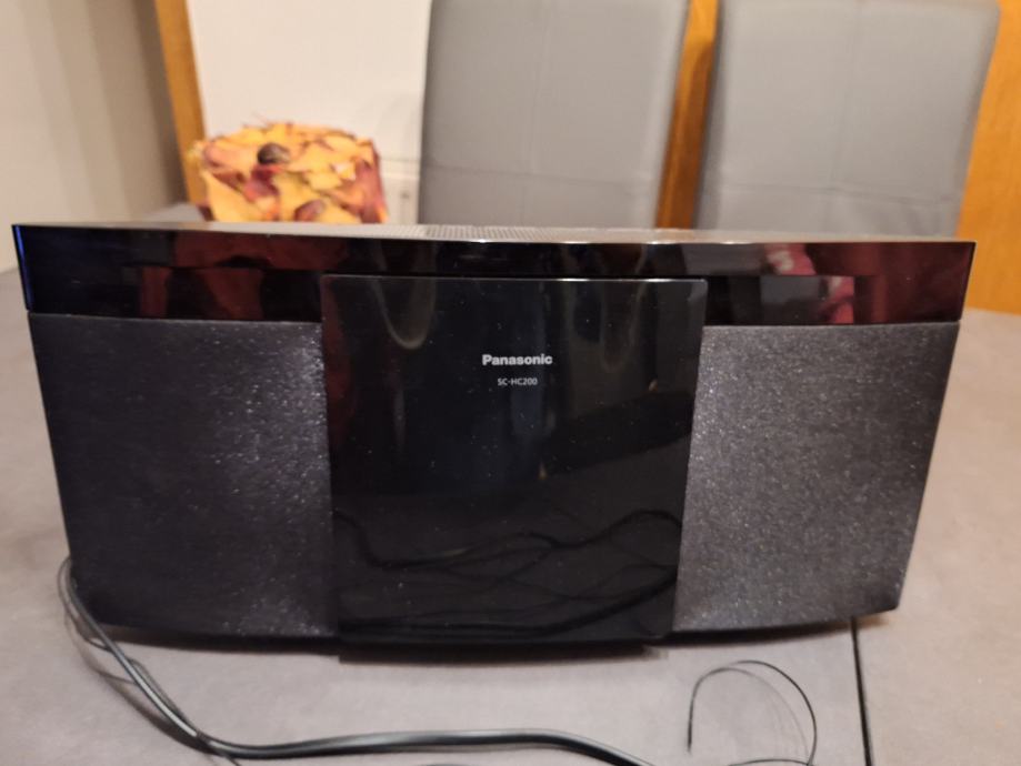 PANASONIC SC-HC200EG-K mini linija POVOLJNO PRODAJEM
