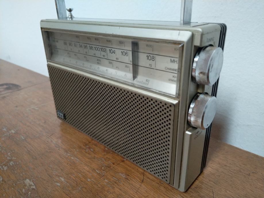 Radio ITT TINY 200