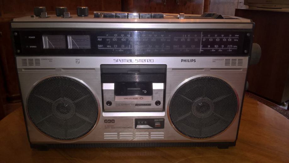 Radio-kazetofon Philips spatial stereo 698