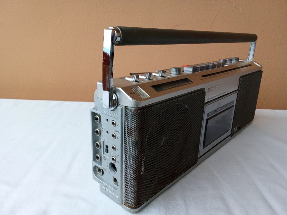 Sony CFS-7 radio-kasetofon, radi, djelomično neispravan