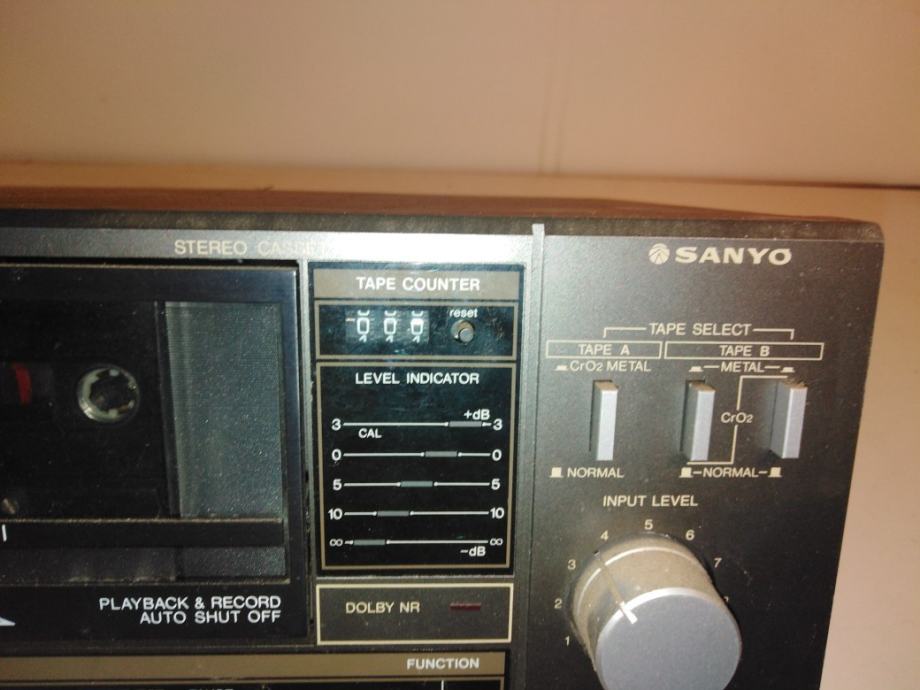 Stereo Kazetofon Sanyo RD W340
