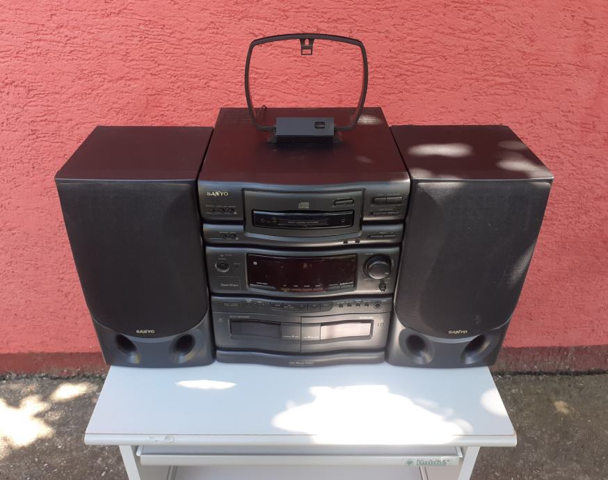 Stereo linija / hi fi / Sanyo DC-D17U + zvučnici SX-D17 + daljinski