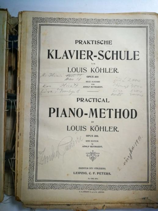 Mapa s nekoliko uvezanih partitura ( note, klavir, vježbe, etide... )