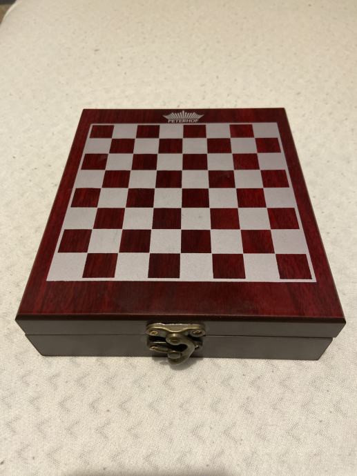 Peterhof - šah + vinski set