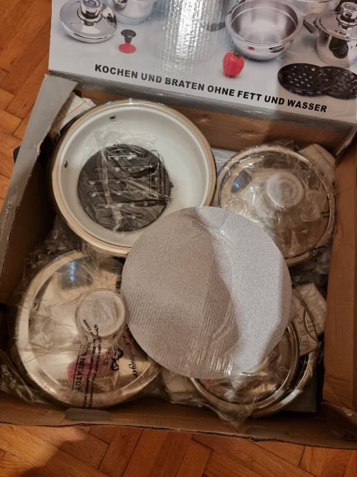 NOVO Bachmayer Solingen set posuđa 18/10, 16 komada