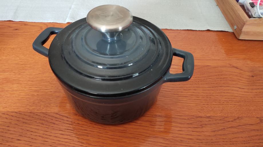 Prodajem CS SOLINGEN set posuđa/pekača - Gus