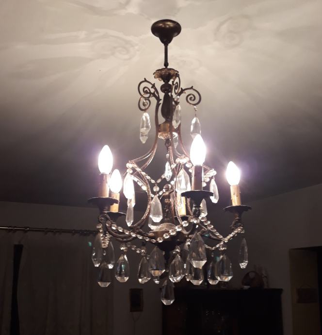 Luster mesing-kristal