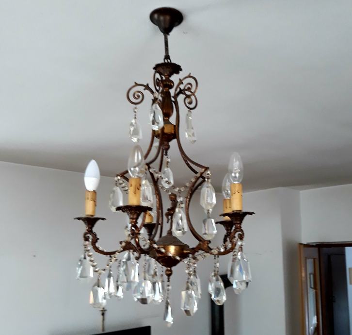 Luster mesing-kristal
