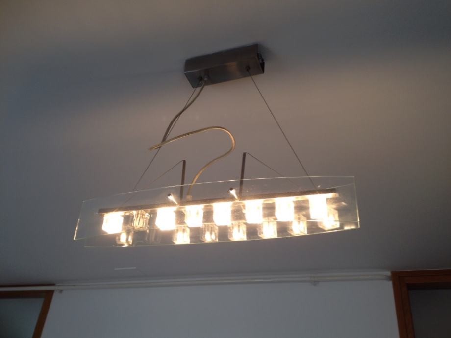 Moderan stakleni luster