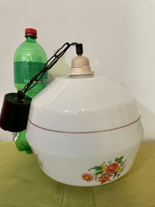 Starinske retro vintage visilice lusteri