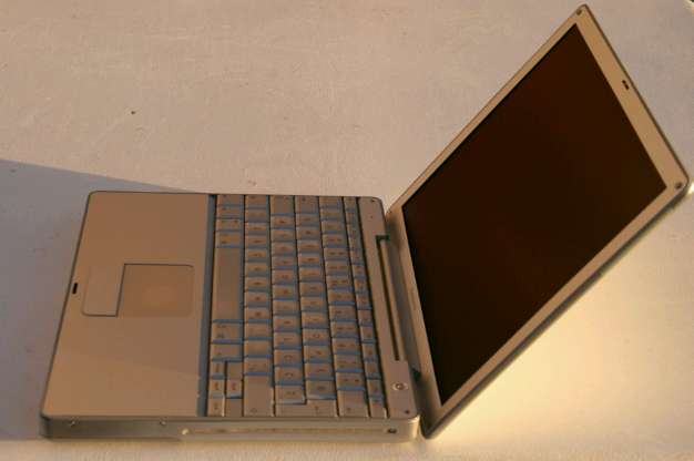 Apple PowerBook G4 Laptop aluminum 12