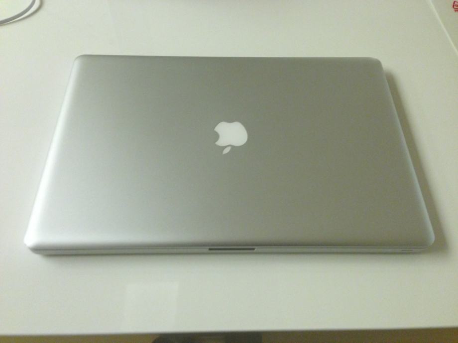 MacBook Pro 17 Mid 2009, 2.8 GHz Intel Core 2 Duo, 8GB RAM, 256 GB SSD