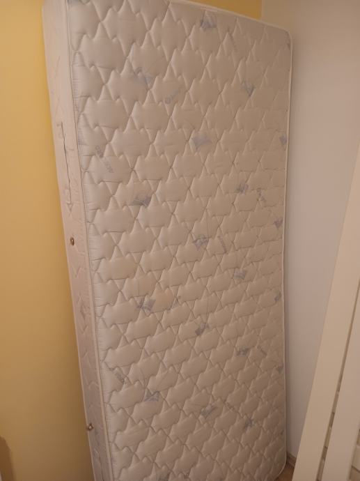 Prodajem 2 očuvana HESPO madraca 90x200 cm