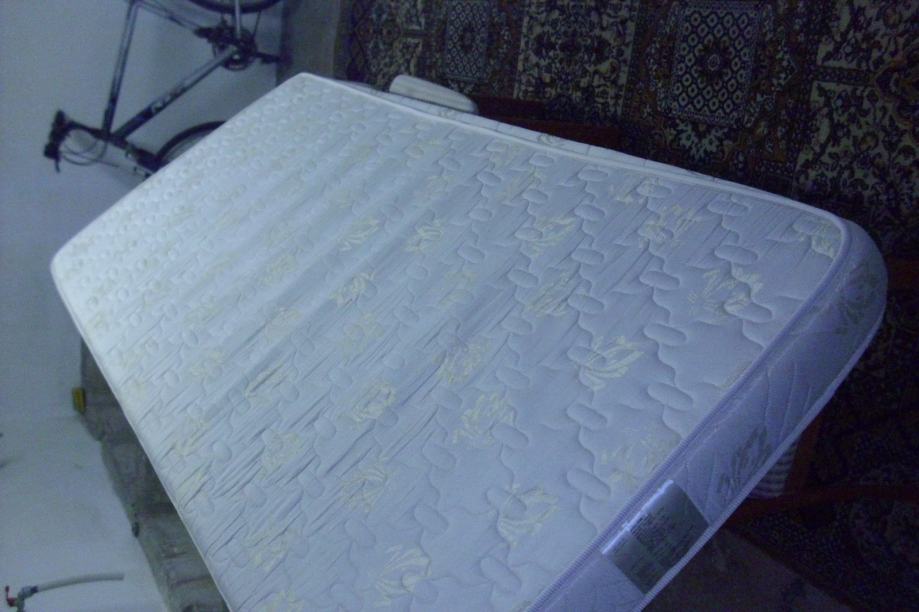 Sve za dom / Namještaj / Madraci