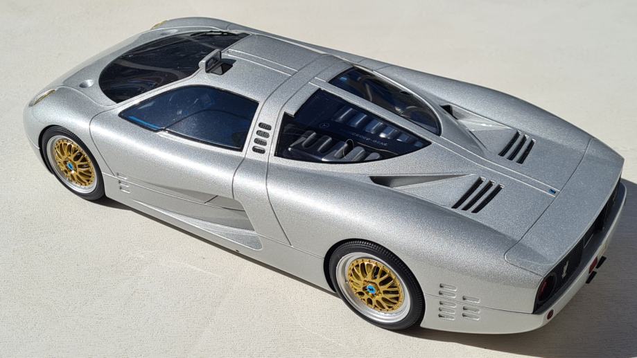 1:18 Isdera Commendatore 112i (CMF)