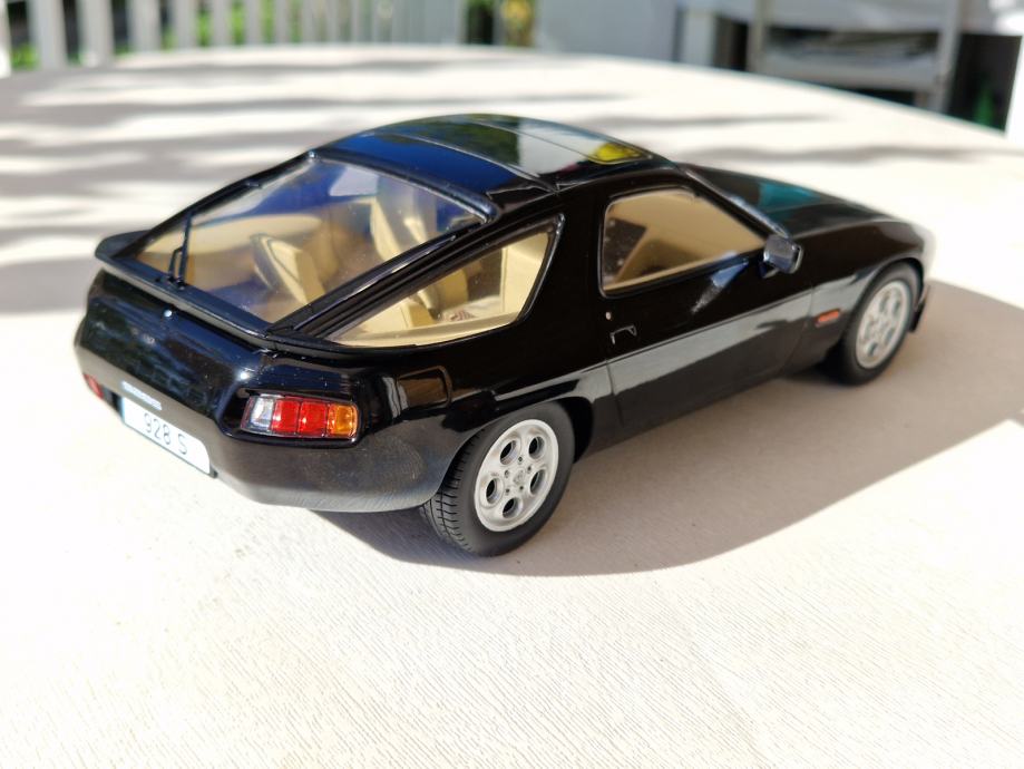 1:18 Porsche 928 S (Model Car Group - MCG)
