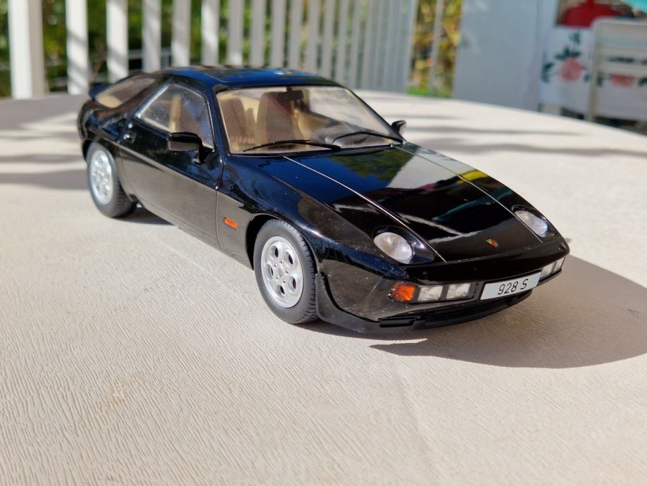 1:18 Porsche 928 S (Model Car Group - MCG)