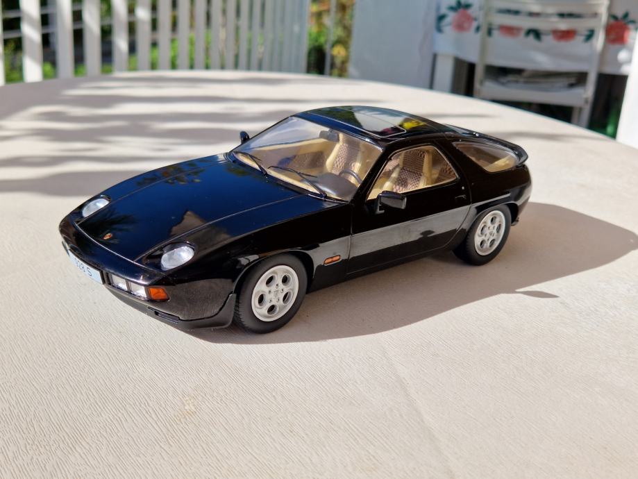 1:18 Porsche 928 S (Model Car Group - MCG)