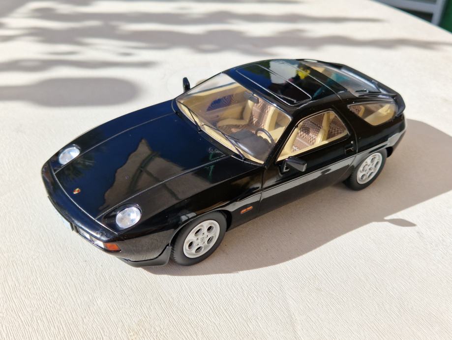 1:18 Porsche 928 S (Model Car Group - MCG)