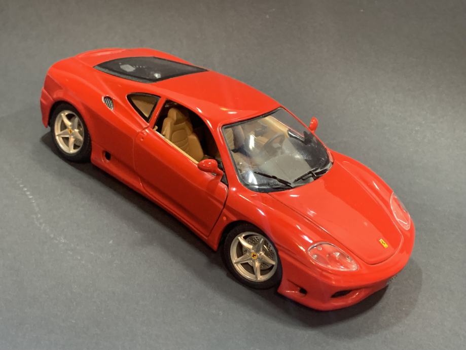 Ferrari 360 Modena iz 1999. Burago 1:18 Italy autic diecast model