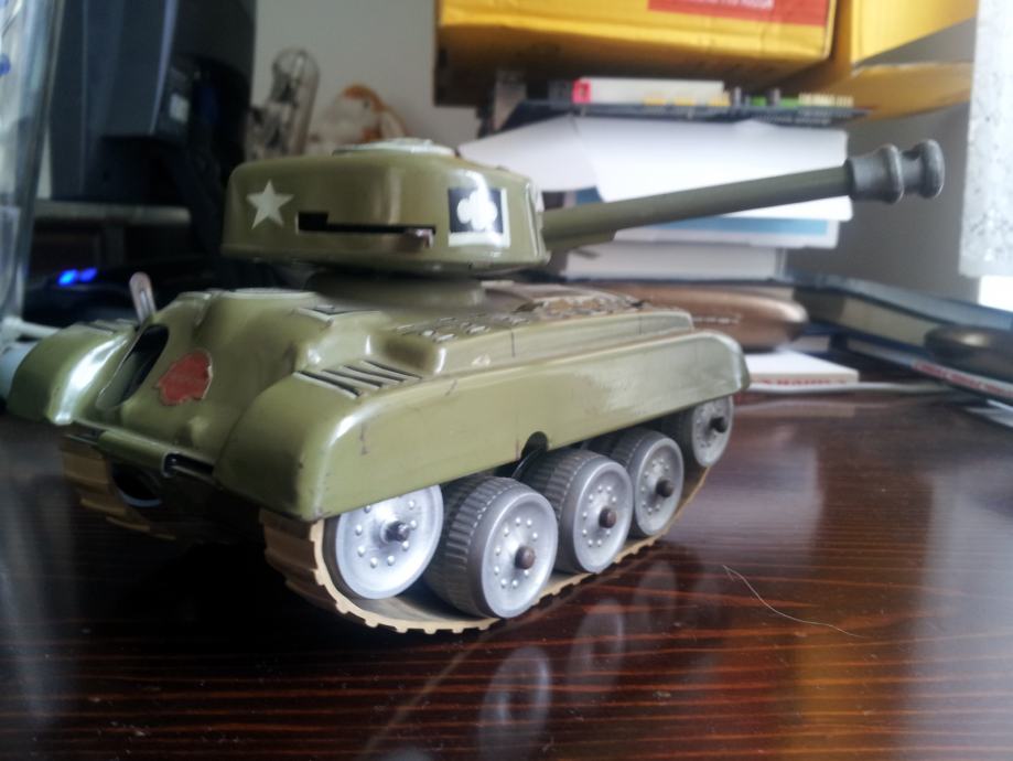 gama medium tank m98 stara igračka