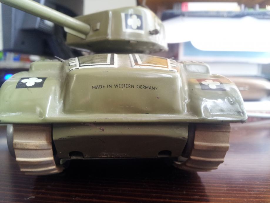 gama medium tank m98 stara igračka