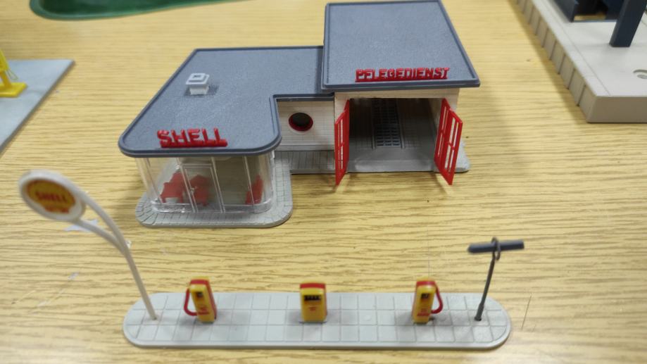 HO SHELL BENZINSKA PUMPA