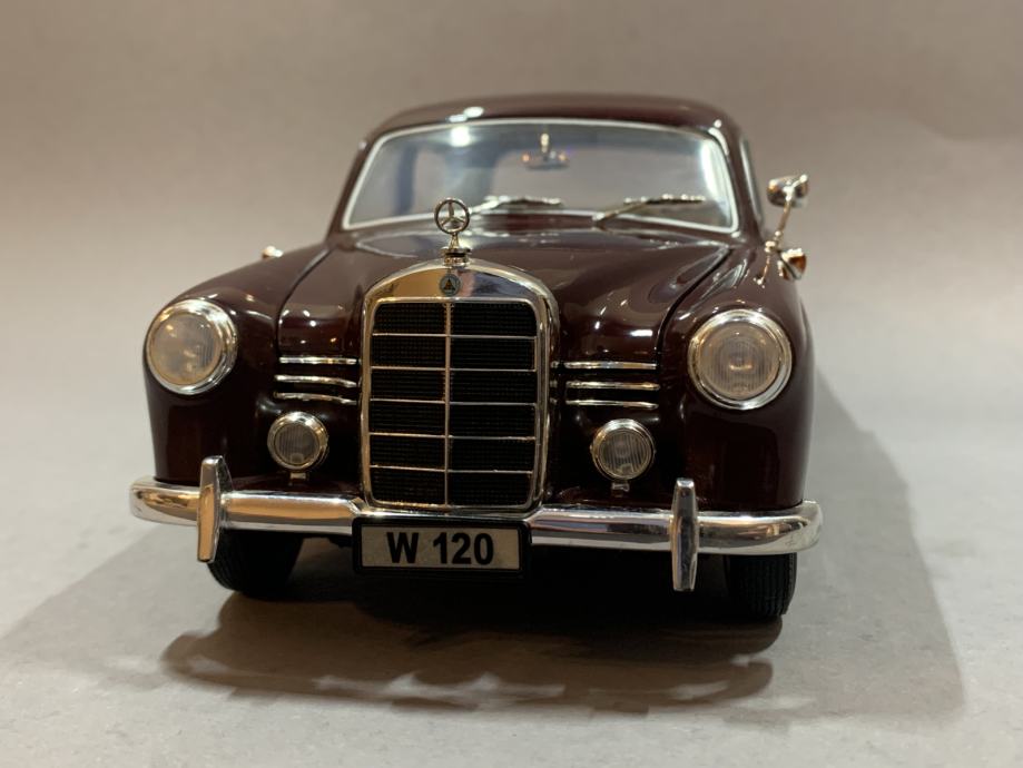 Mercedes 180 W120 PONTON Revell 1:18 autic diecast model vintage